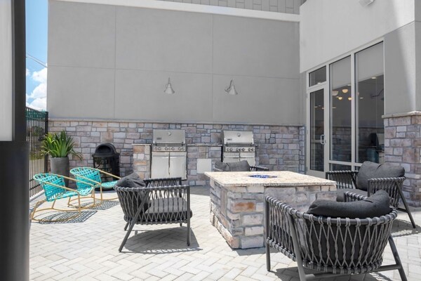 Just What You Were Looking For! 4 Comfortable Units, Free Breakfast, Pool - Dunedin, FL