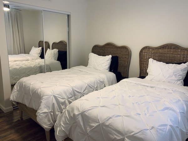 Comfortable Condo Near Yrmc W/ Parking - 유마