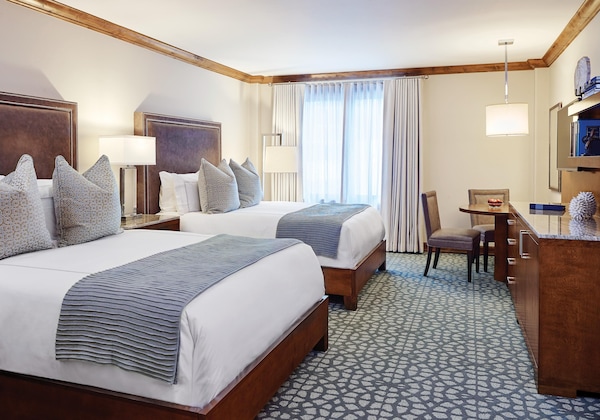 Sharply Appointed Plaza Room With Custom Artwork - Steps To Pool, Dining & Spa - Vail, CO