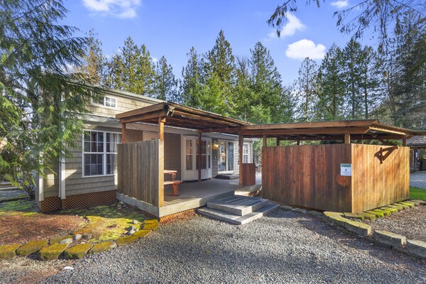 Hot Tub Cabin #8 With Fire Pit - Shelton, WA