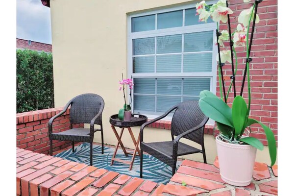 Swank Cottage, Walk To Restaurants! - West Palm Beach, FL