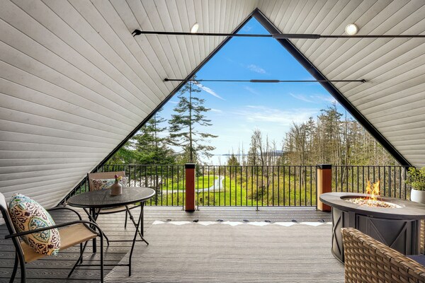 Stunning Views Of The Salish Sea - Perfect Getaway For 2! - Bay View, WA