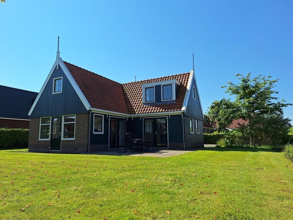 Detached Bungalow With 3 Bedrooms, 2 Bathrooms And A Sauna - Purmerend