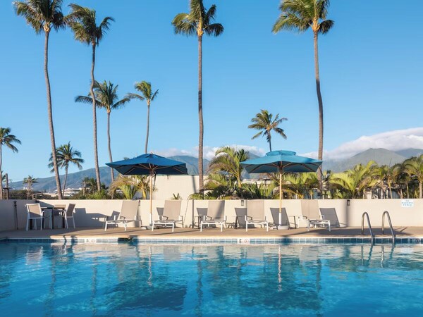 Perfect Island Getaway! 2 Family Ready Garden View Rooms | Pool + Pets Allowed - Kahului, HI