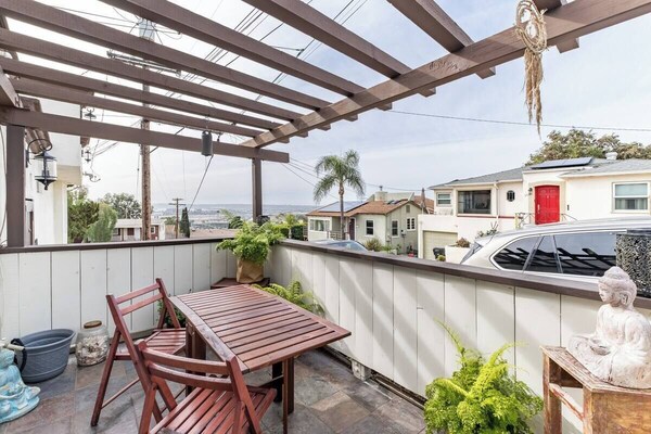 Cozy 2 Bedroom Cottage With Bay View - 샌디에고