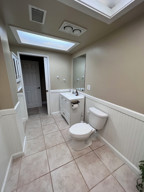 Peaceful Historical Home, Close To Great Hiking Trails.\nnear Downtown Riverside. - Riverside, CA