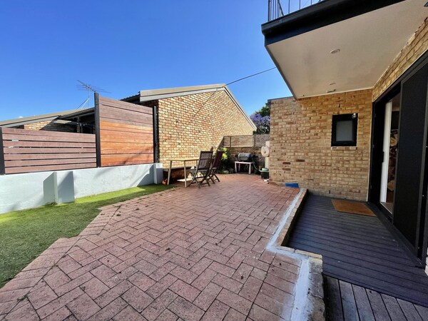 Drummoyne-drum8 Day Street - Spacious 3br Townhouse With Courtyard Opposite Brett Park Near Bay Run - Mosman
