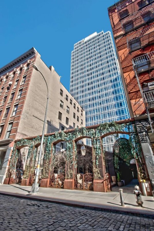 3 Premium Suites W\/ Living Room Close To Little Italy And Chinatown! Parking! -