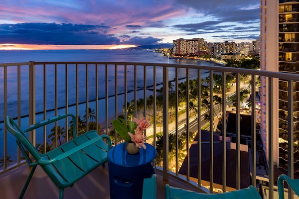 Relax And Unwind! Outdoor Pool, Beach Access, Minutes To Waikiki Aquarium - オアフ島, HI