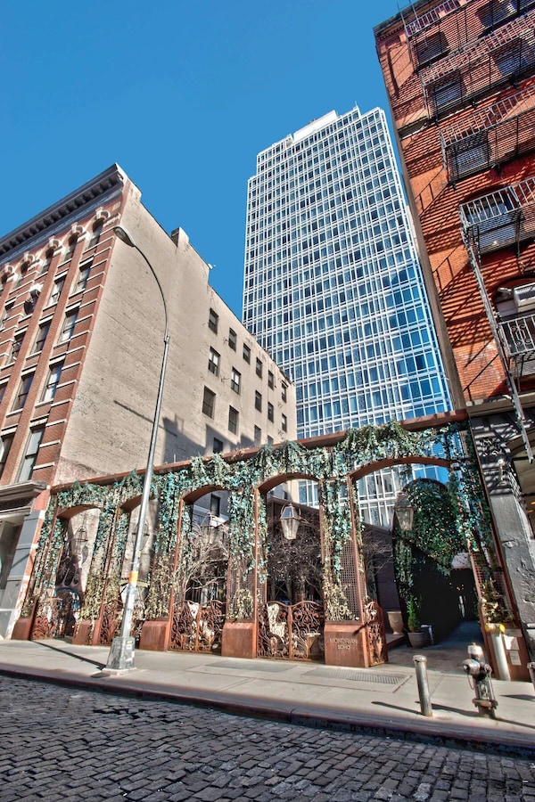 New York Botanical Garden Tour! 4 Pet-friendly Suites! - Brooklyn, NY
