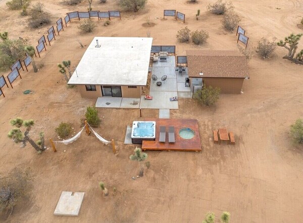 The Desert Serenity Stunning Views Pool-spa-bbq - Yucca Valley, CA