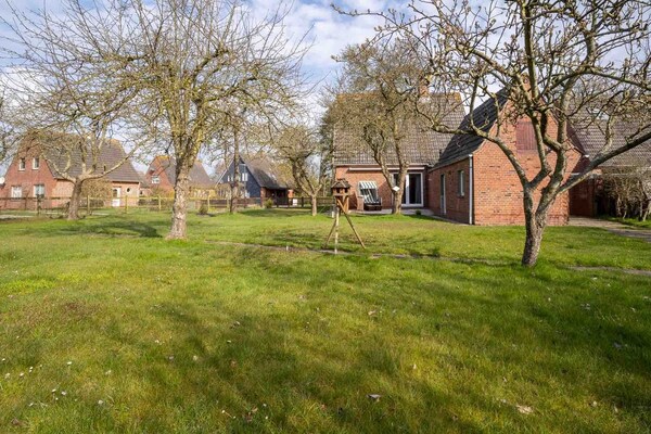 Ruhig Gelegenes Einfamilienhaus Für Bis Zu 6 Personen Im Herzen Eiderstedts - Garding