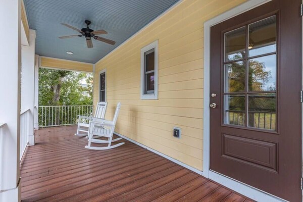 Downtown 3 Bedroom Townhouse - Golden Nugget Lake Charles Hotel & Casino