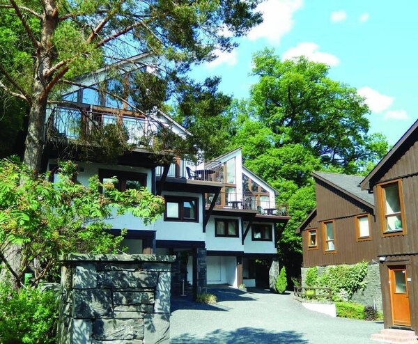 Keswick Bridge Within Walking Distance Of Keswick Town Centre And Private Parking - Keswick