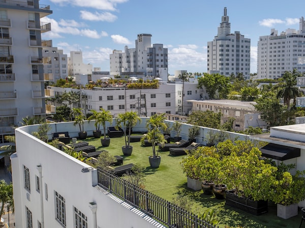 Prime Location! 4 Spacious Units W/ Kitchenette Near Miami Beach - South Beach