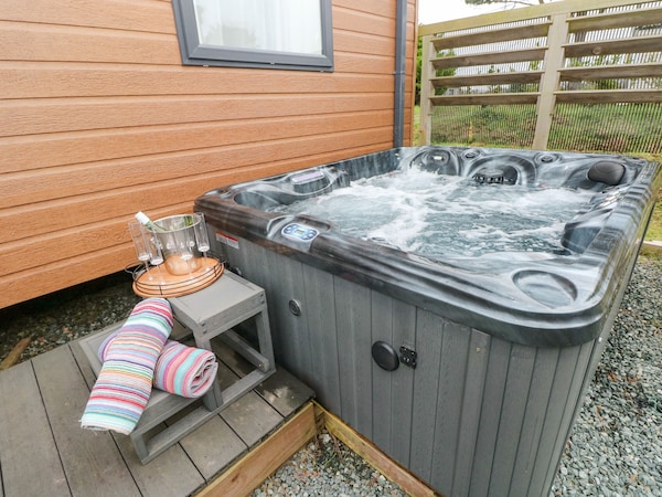 Starfish Retreat, Character Holiday Cottage In Broad Haven - Little Haven