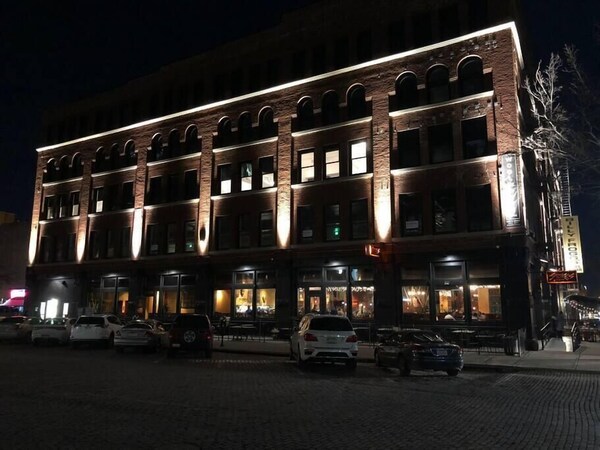 A Historic 1,000 Square Foot Loft In The Heart Of The Old Market With Howard Street View - Carter Lake, IA