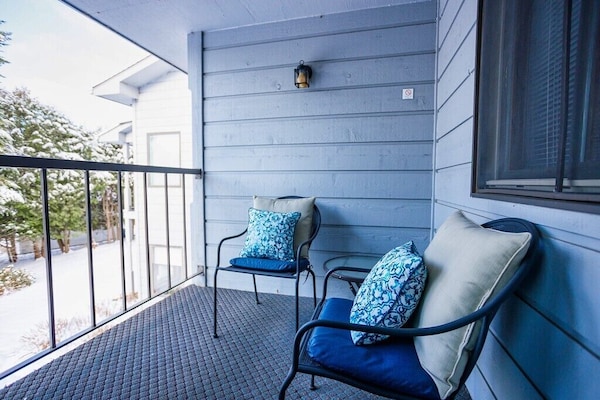 Balcony Views, Walk To Waterfront And Popular Shopping And Restaurants - Sister Bay, WI