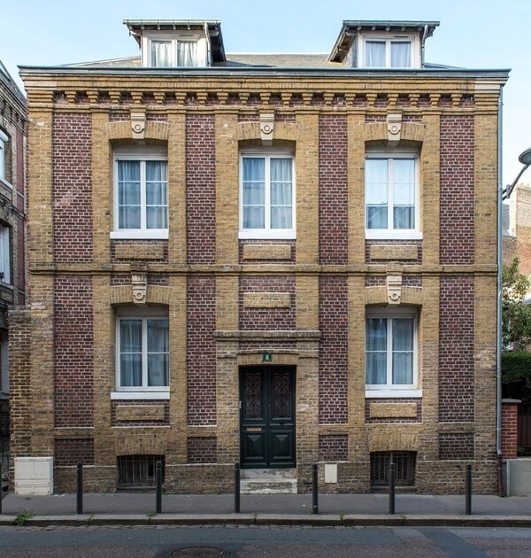 Magnificent Family Home In The Heart Of The City - Dieppe
