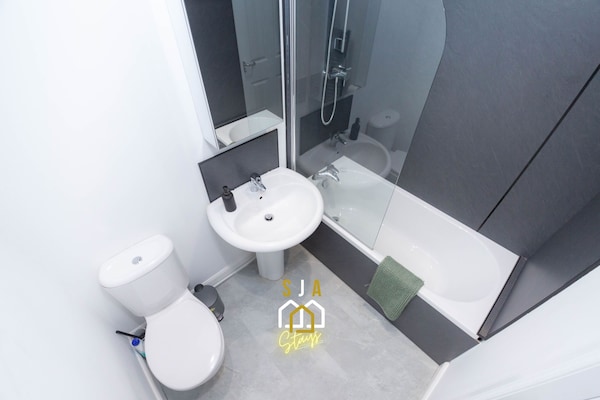 Tiramisu House - City Centre Apartment In Aberdeen - Aberdeen Airport (ABZ)