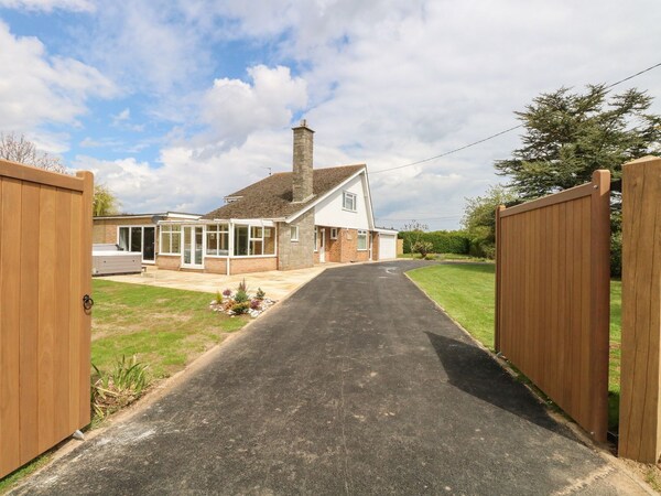 Fallowfield, Pet Friendly, With Hot Tub In Winterton-on-sea - Winterton-on-Sea