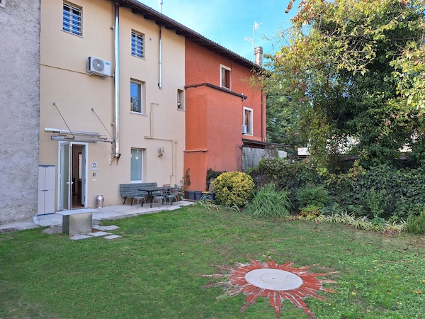 Apartment-traditionell-eigenes Badezimmer-blick Auf Den Hof - Udine