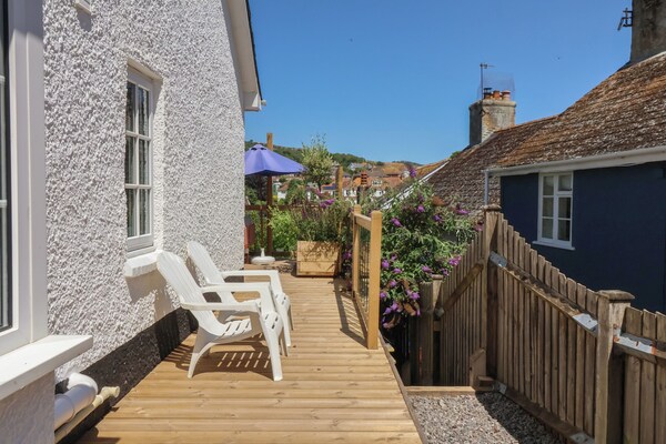 Waverley, Pet Friendly, Character Holiday Cottage In Lyme Regis - ライム・レジス