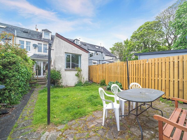 5 Bedroom Accommodation In Largs - Millport