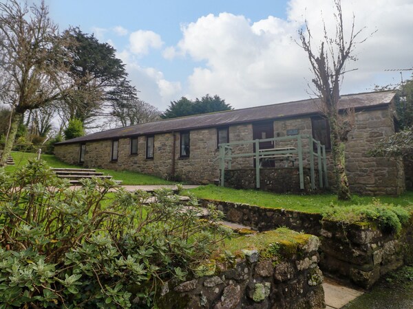 The Old Piggeries, Family Friendly, With A Garden In Gulval - Marazion