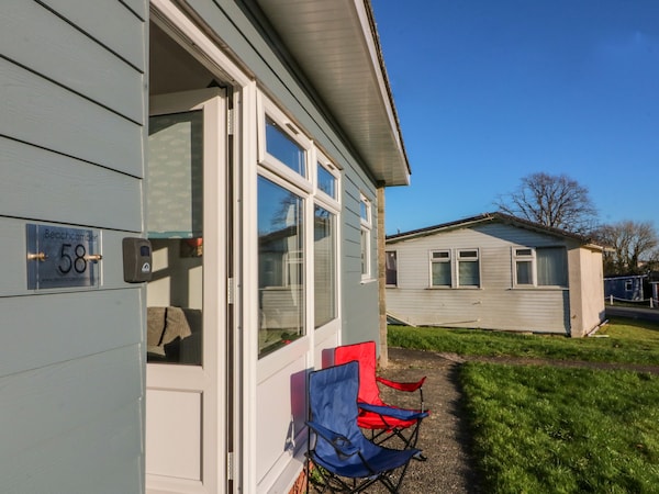 Beachcomber, Pet Friendly, With A Garden In Dartmouth - Torcross
