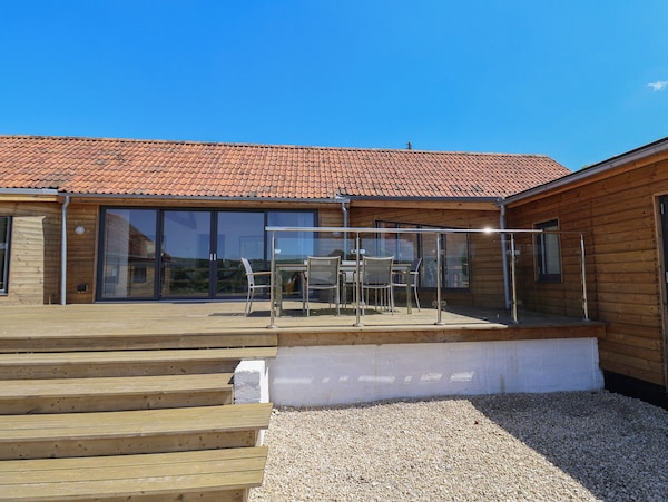 The Stables, Family Friendly, Character Holiday Cottage In Uplyme - Beer