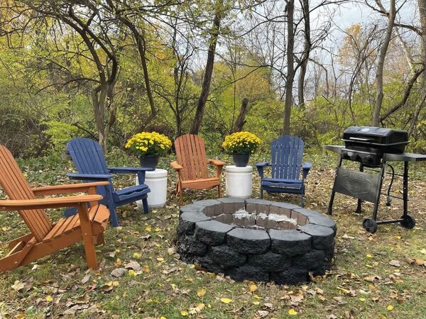 Private Oasis With Spacious Backyard - Tinley Park, IL