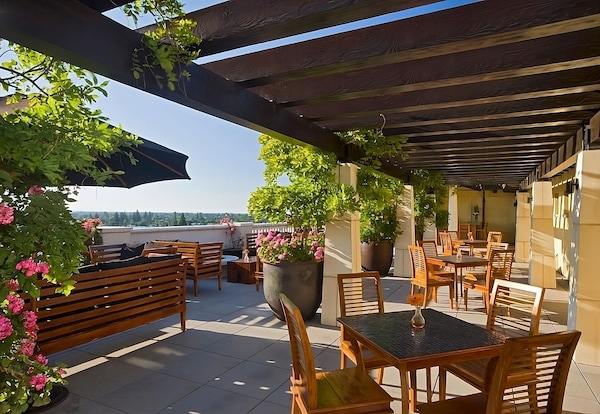 Minutes Away From Winchester Mystery House! Modern Units W\/ Valet Parking! - San José, Estados Unidos