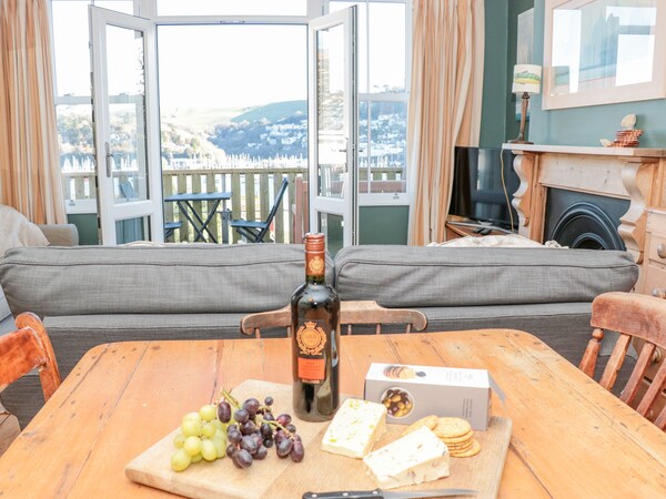 19 Above Town, Pet Friendly, Character Holiday Cottage In Dartmouth - 다트머스