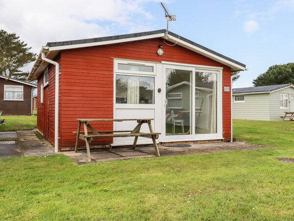 171 Atlantic Bays, With A Garden In St Merryn - Constantine Bay