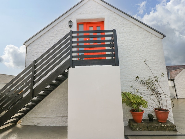 Clementine Cottage, Pet Friendly, With A Garden In Manorbier - Manorbier