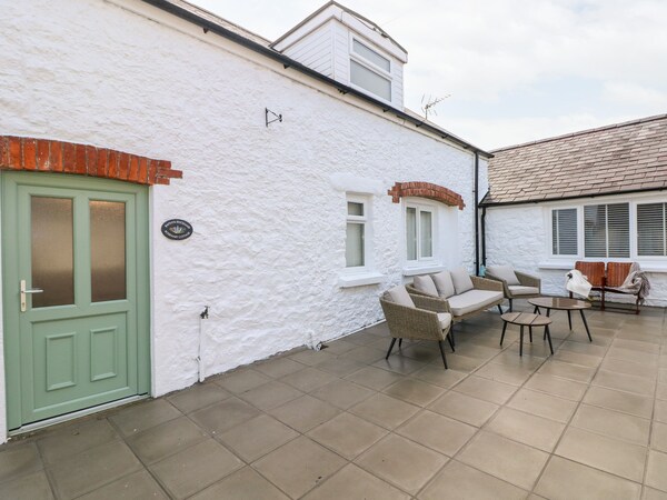 Rosemary Cottage, Pet Friendly, With A Garden In Manorbier - Manorbier