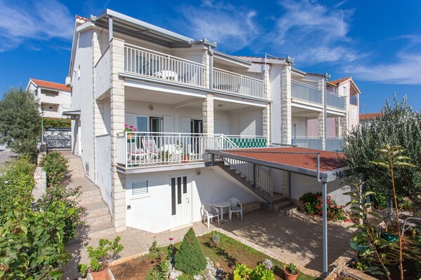 One Bedroom Apartment With Terrace And Sea View Rogoznica (A-20142-b) - Primošten