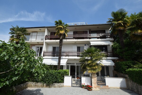 One Bedroom Apartment With Balcony Malinska, Krk (A-20370-b) - Cres