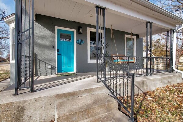 Abode Ii - Cheerful 1 Bed Duplex - Derby, KS