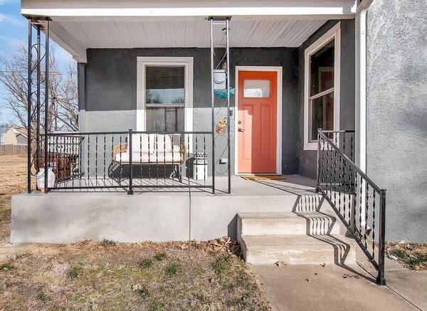 Abode I - Gorgeous Southwest-style Duplex - Wichita, KS