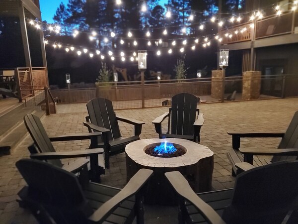 "The Spruce"-gathering Tree Is Your Ultimate Family Reunion Spot - Flagstaff, AZ