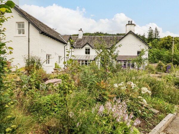 The House At Bridge Of Lochay, Pet Friendly, With Hot Tub In Killin - Killin