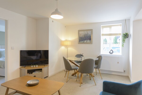 Atcham - Luxury Two Bedroom Two Bathroom Apartment - Telford