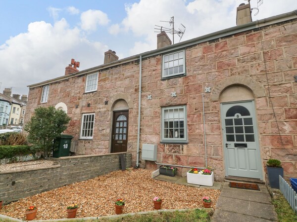 Llety Bach, Family Friendly In Caernarfon - Caernarfon Castle