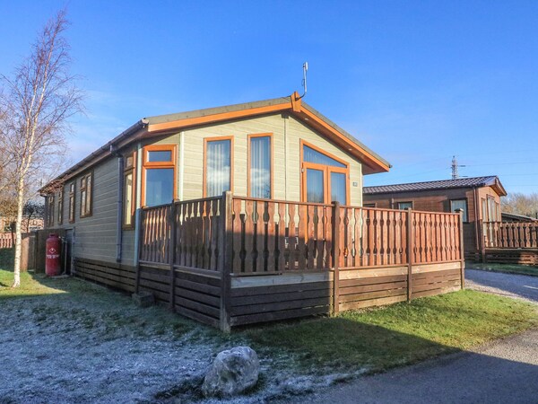 Dream Catcher Lodge, Family Friendly, With Hot Tub In Carnforth - Carnforth