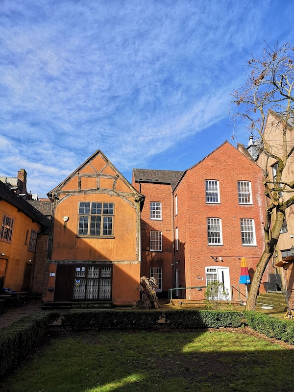 Fantastic Self Contained Studio - Coventry