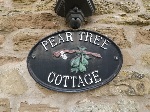 Peartree Cottage, Romantic, Character Holiday Cottage In Bromyard - Cotswolds