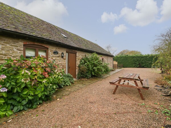 Clover Patch Cottage, Pet Friendly, With A Garden In Bromyard - Herefordshire