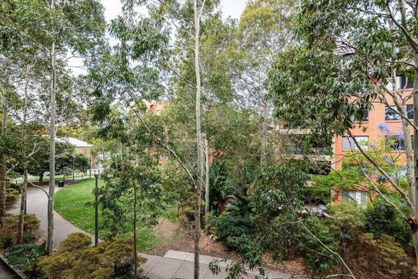 Treetops Erskineville Apartment W Parking & Aircon - Carlton